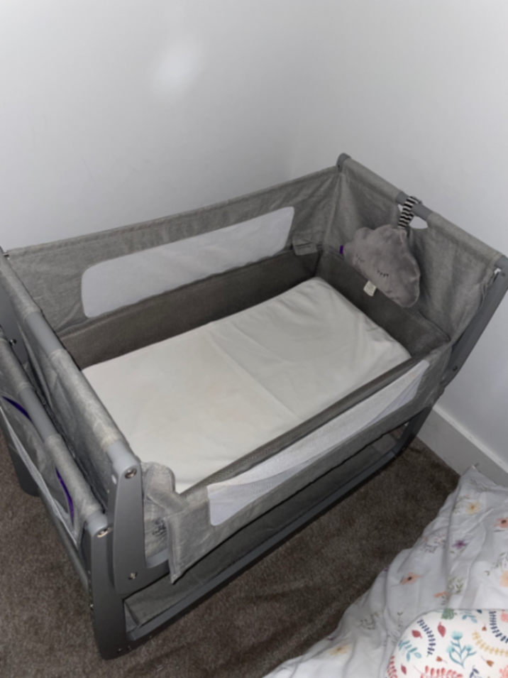 SnuzPod4 Bedside Crib + Accessories Bundle - Urban